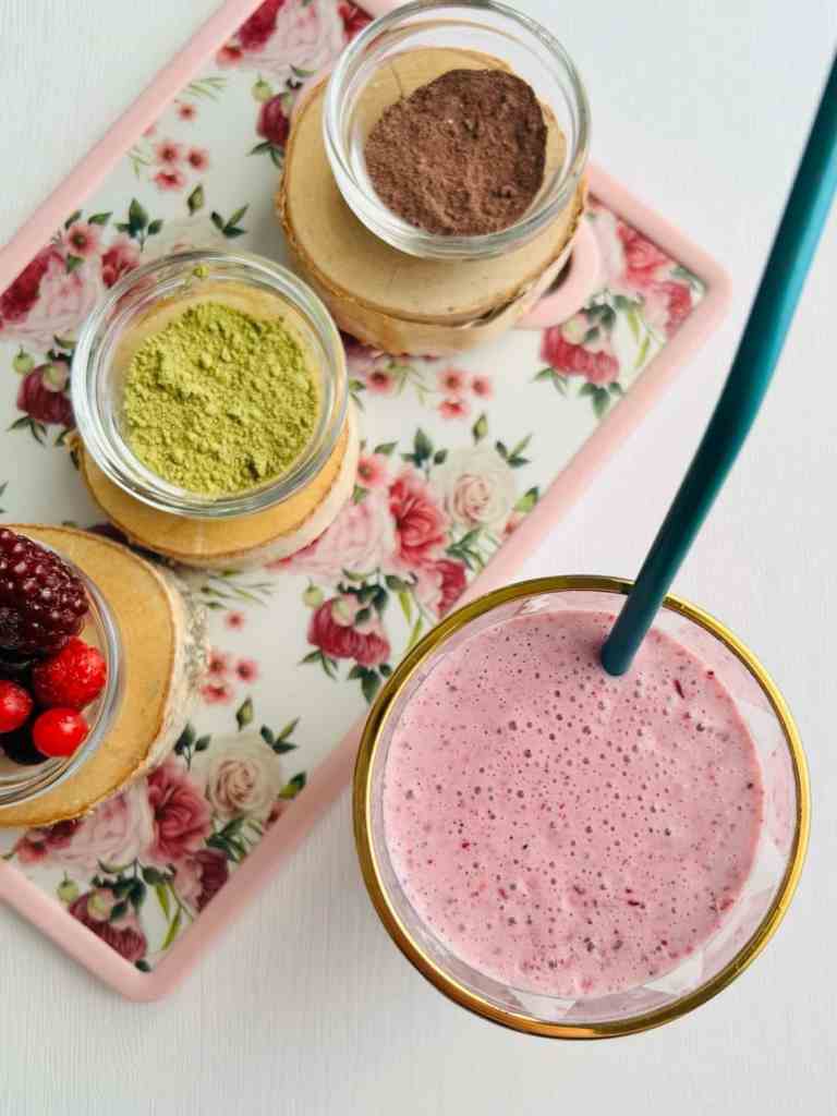 Batido de Frutos Rojos - Receta refrescante y deliciosa.